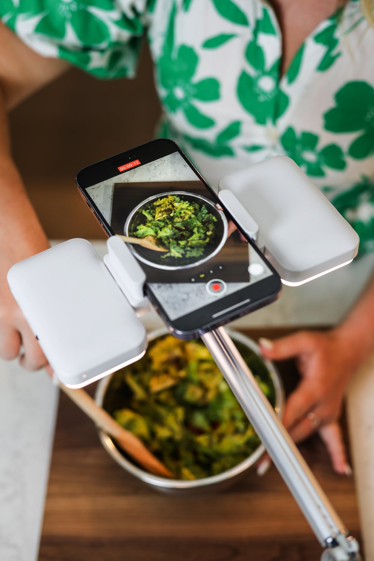 UNIQU® | Tools for Creators — Lights, Tripods & Phone Holders