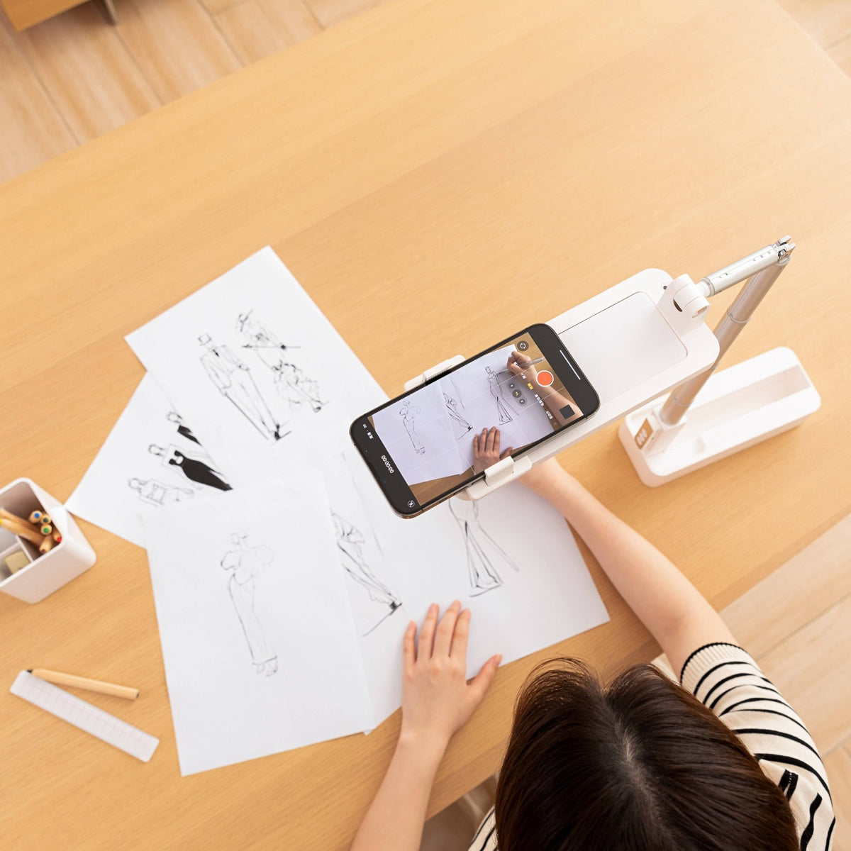 UNIQU® | Tools for Creators — Lights, Tripods & Phone Holders